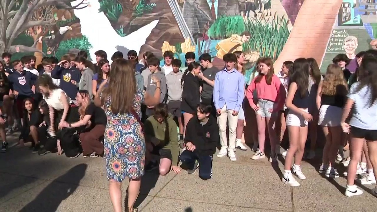 24 sets of twins set to graduate from Needham middle school - Boston ...