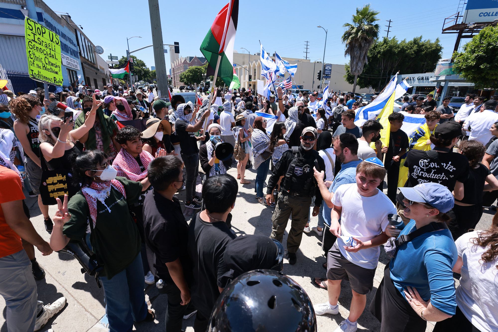 Pro-Palestinian protest outside LA synagogue criticized as ‘antisemitic ...