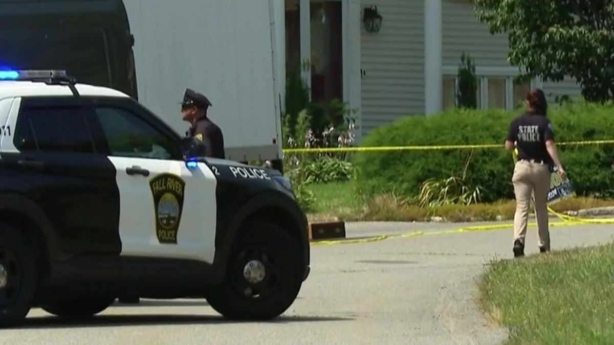 Woman dead, man hospitalized after being hit by box truck in Fall River ...