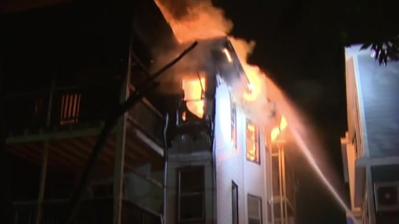 Massive fire in Chelsea apartment building injures 1, displaces dozens ...