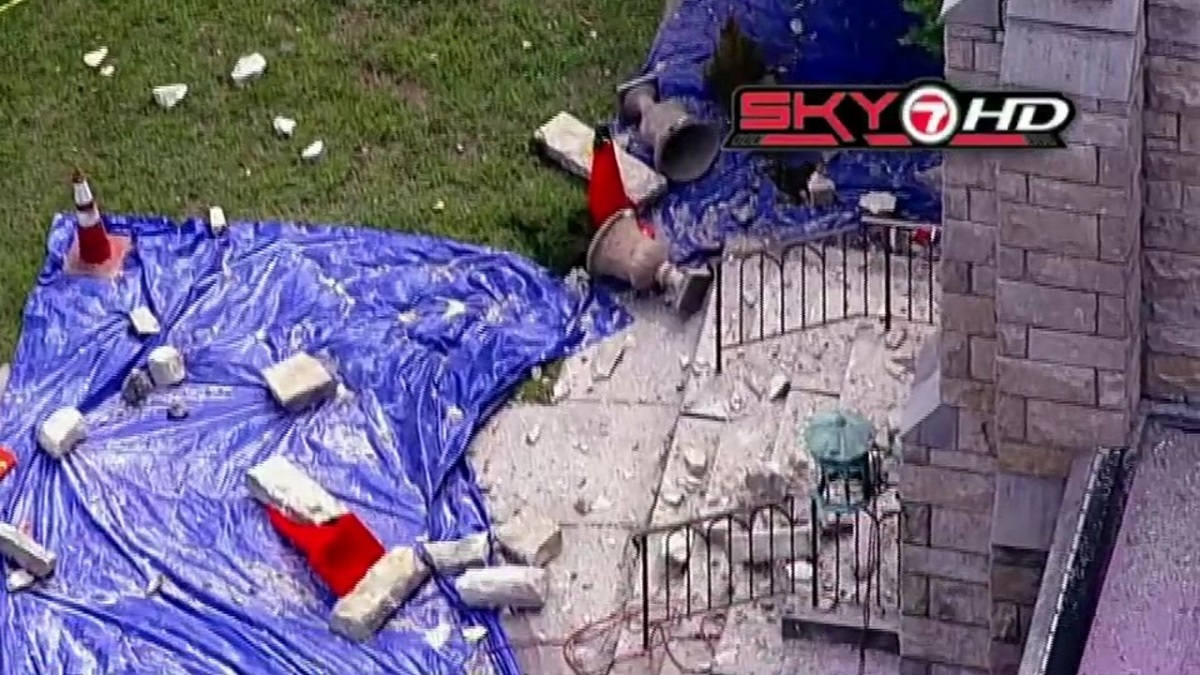 Bricks fall from building undergoing renovations in Reading - Boston ...