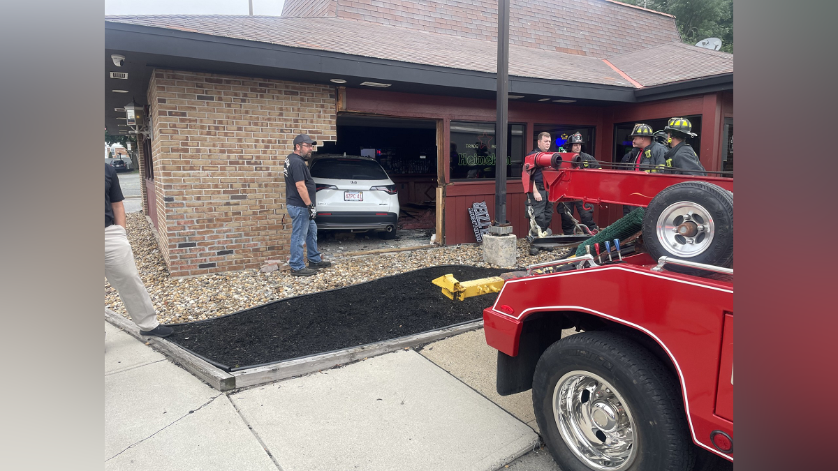 2 taken to hospital after car crashes into Salem restaurant - Boston ...