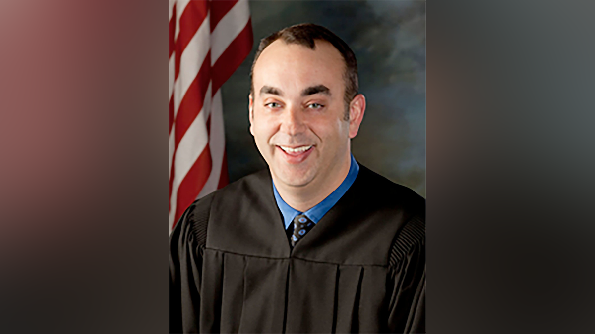 Kentucky sheriff pleads not guilty in fatal shooting of judge in his ...