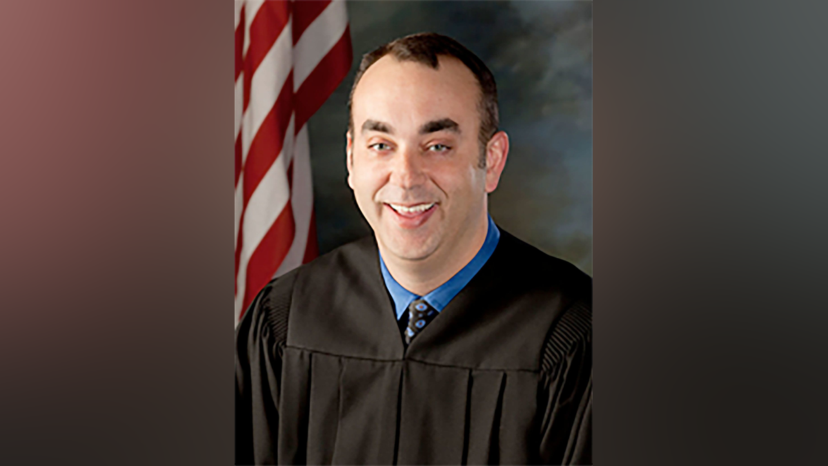 Kentucky judge had lunch with the sheriff now arrested in his killing ...