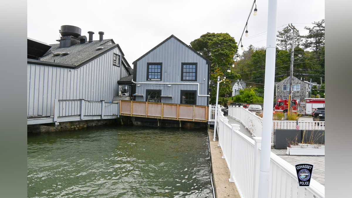 Cohasset worker falls in pit filled with 8 feet of ocean water, treads ...