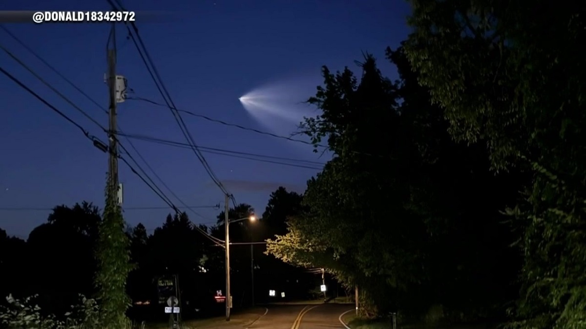 Photos capture SpaceX rocket flying over New England during Polaris ...