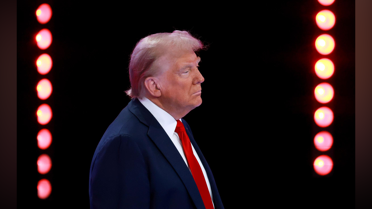 Trump’s Madison Square Garden event features crude and racist insults ...