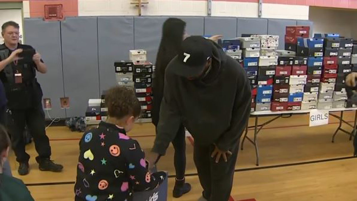 Patriots QB Jacoby Brissett dishes out hats, sneakers to kids in ...
