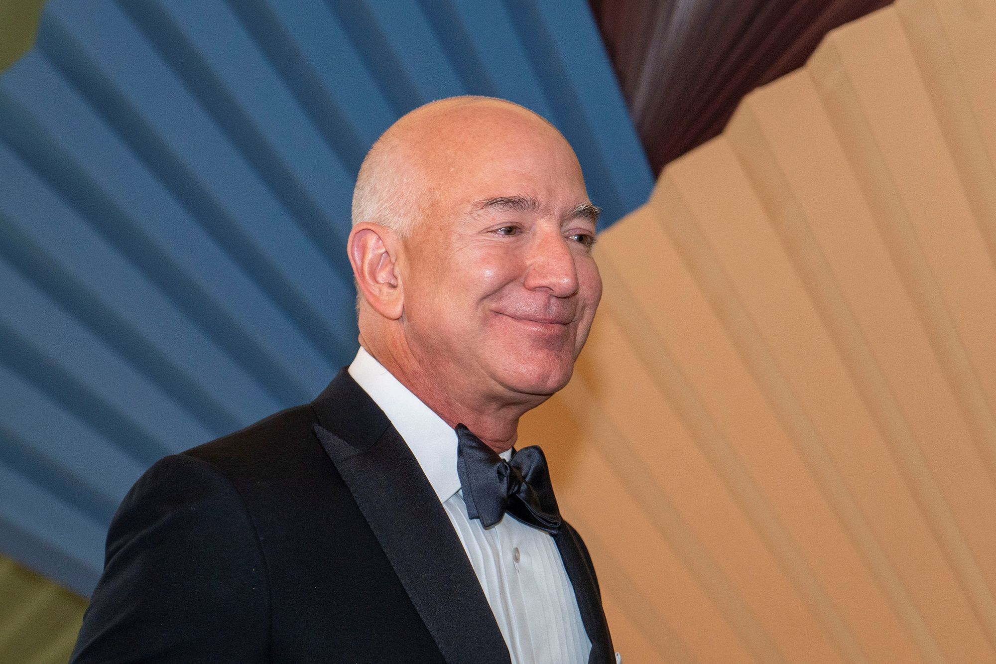 Jeff Bezos congratulates Trump for ‘extraordinary political comeback ...