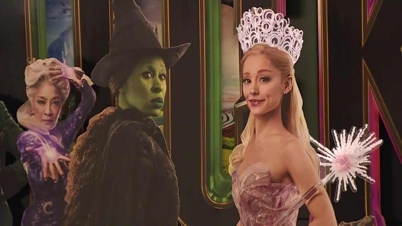 ‘Wicked’ fans fly to Boston Common AMC as the movie premieres at ...