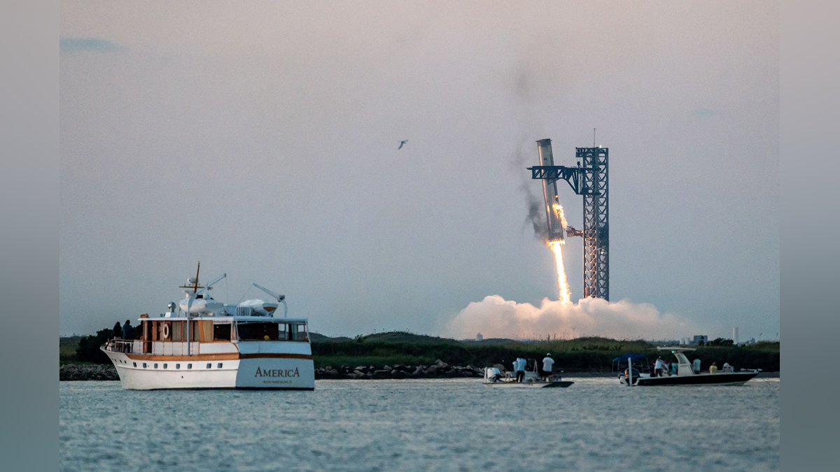 Why sonic booms from the most powerful rocket ever built have some ...