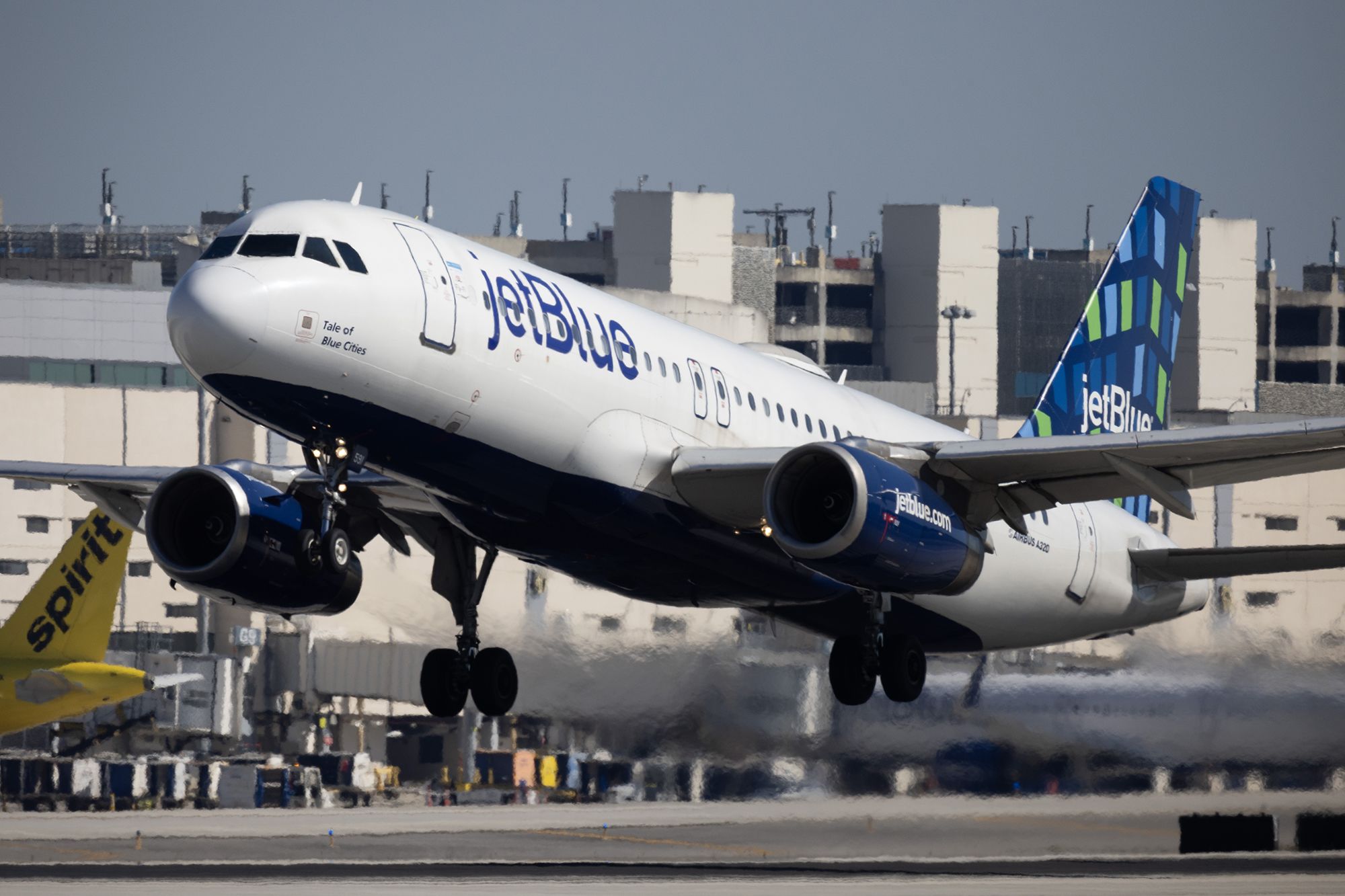 JetBlue now takes Venmo online bookings, a first for airlines - Boston ...
