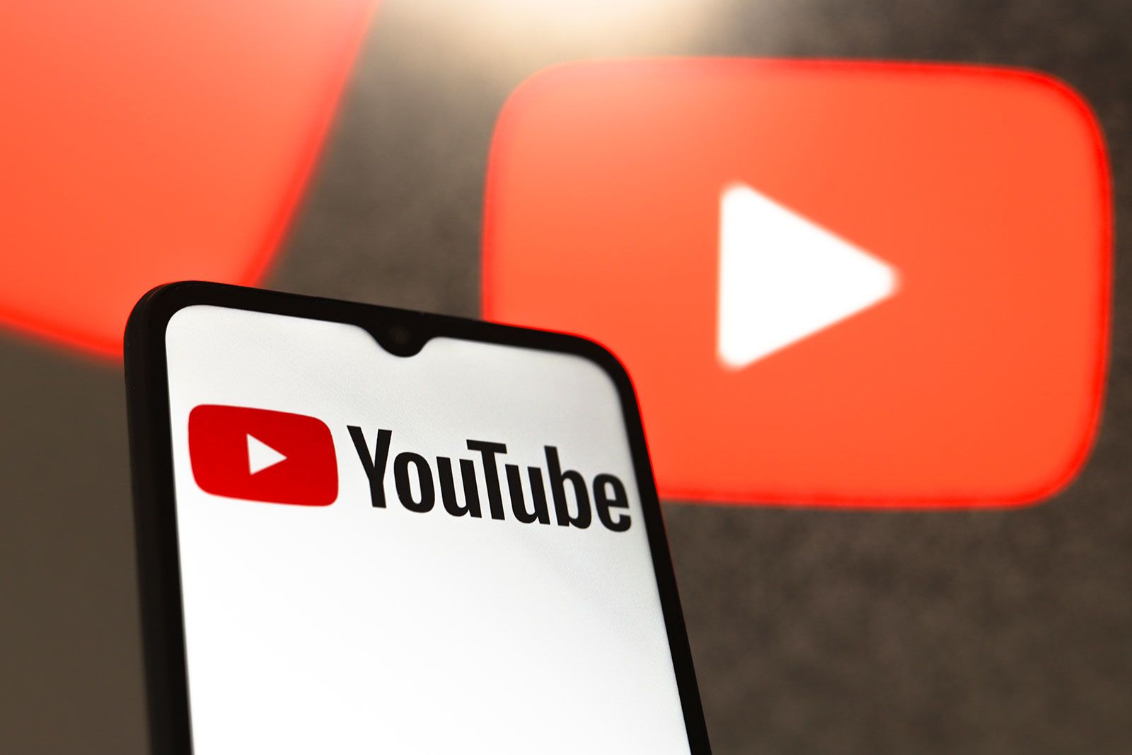 YouTube cracks down on gambling videos trying to lure viewers to ...