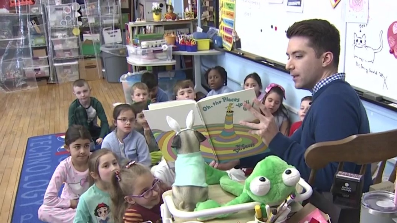 7’s Rob Way reads to students at his former elementary school in ...