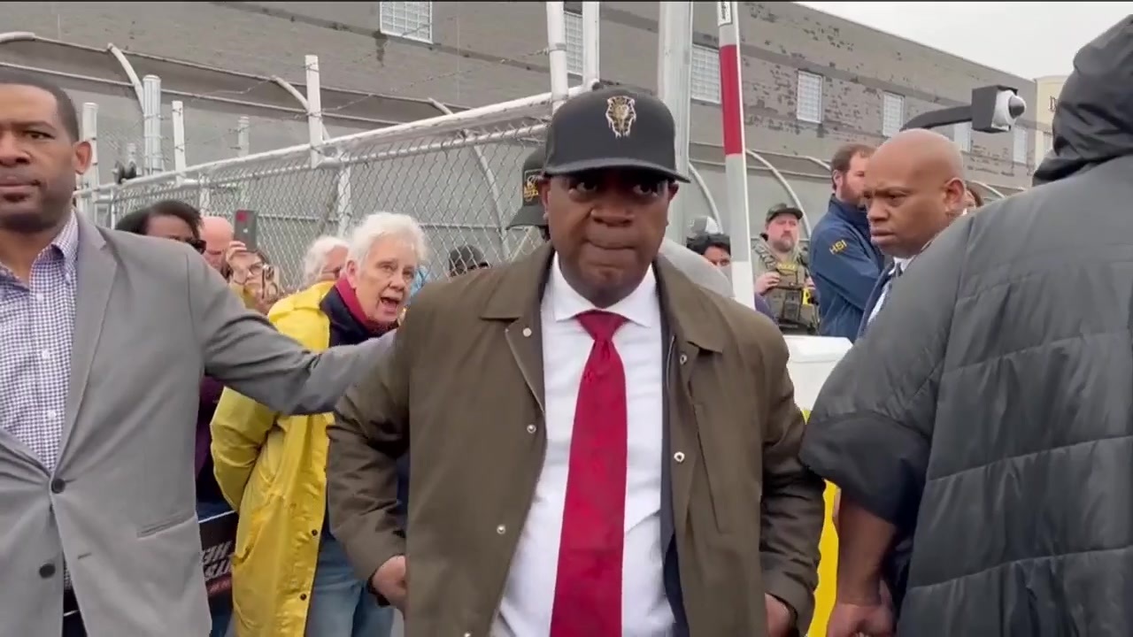 Mayor Baraka of Newark, New Jersey, arrested at immigration detention ...