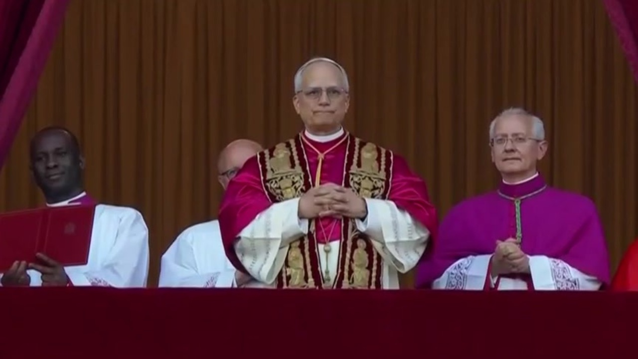 Pope meets with Italian secret agents and urges them to be ethical ...