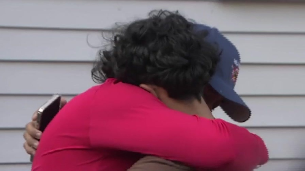 WATCH: Marcelo Gomes returns home after being released from ICE custody ...