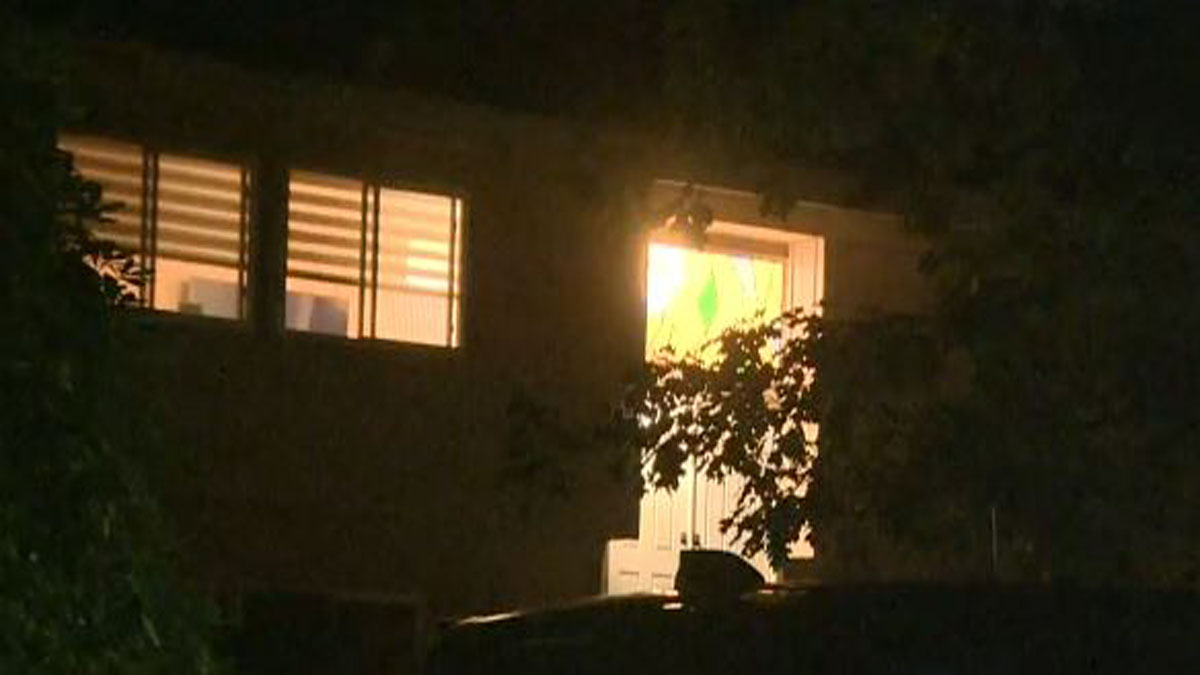 Police searching for 2 men who assaulted, tried to rob homeowner in ...