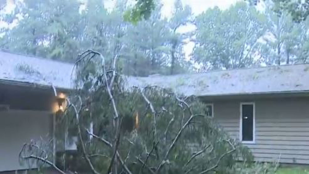 Crews cleaning up after radar-indicated tornado in Holden - Boston News ...