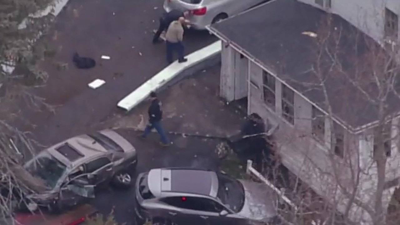 Car smashes into Woburn home - Boston News, Weather, Sports | WHDH 7News
