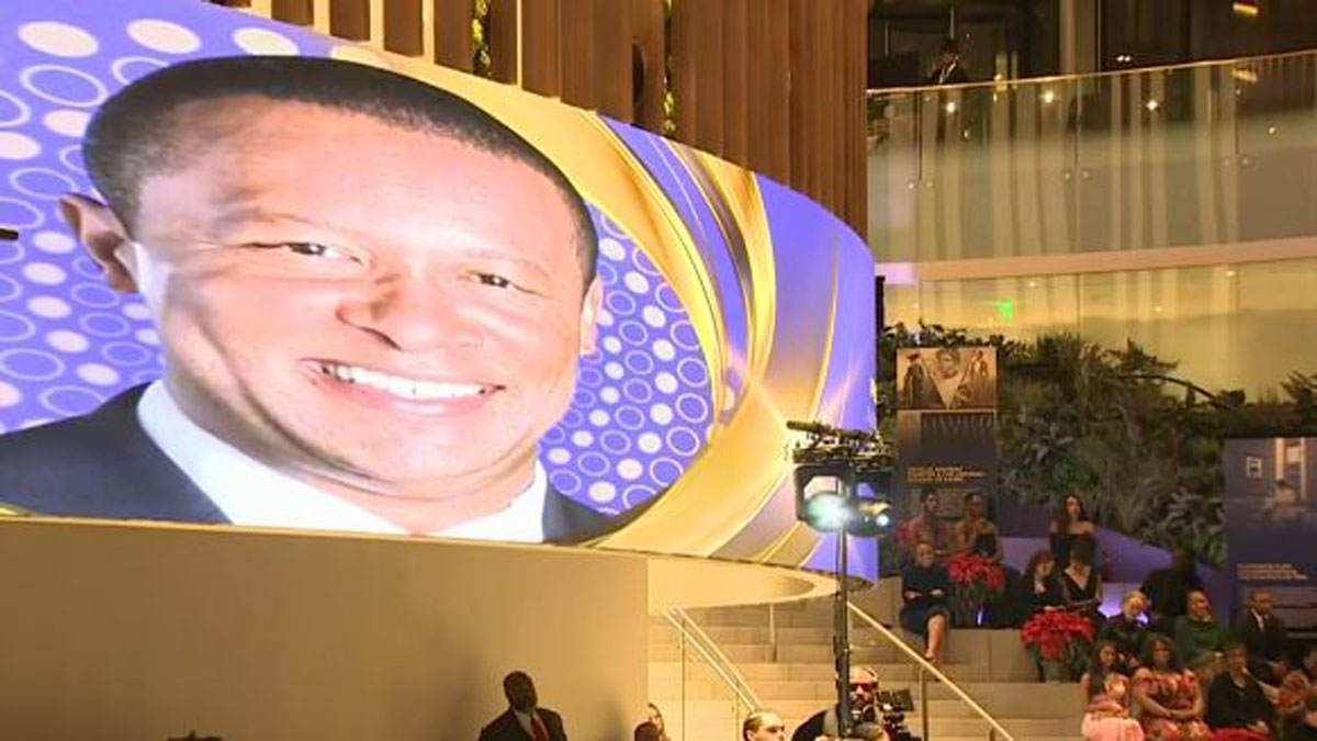 Late 7NEWS reporter Byron Barnett honored with President’s Award from ...