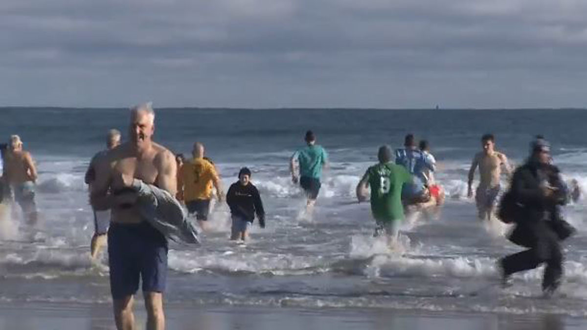 Hundreds ‘Plunge for Pete’ in Gloucester to raise money for ALS ...