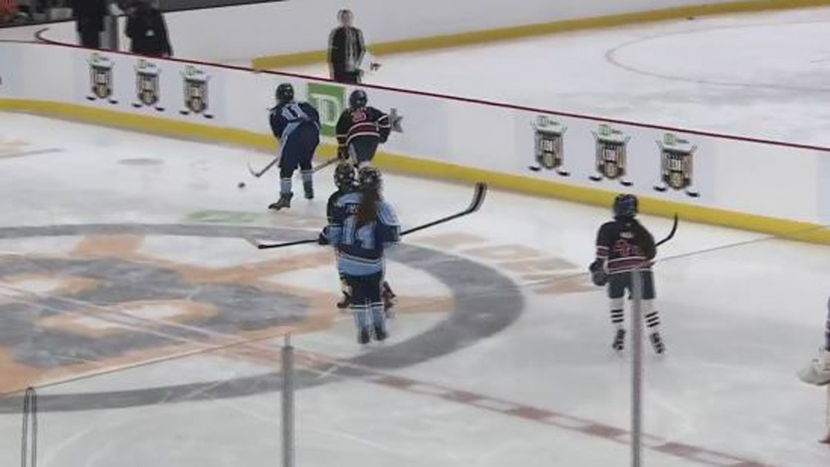 Youth hockey players hit the ice at TD Garden for mini 1-on-1 ...