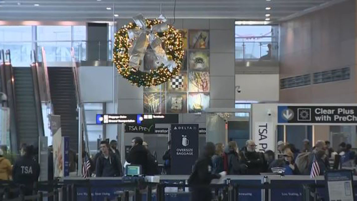 Winter storm snarls holiday travel across US Northeast, Great Lakes ...