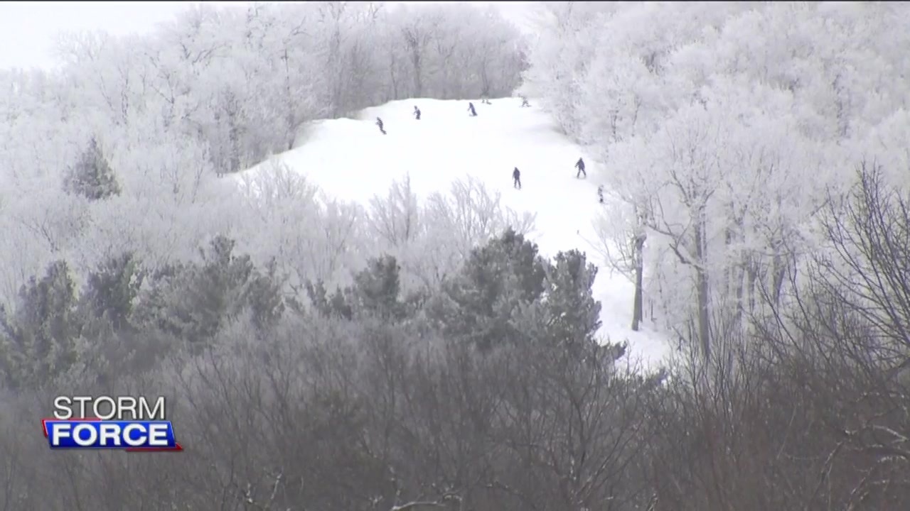 Skiiers flock to Wachusett Mountain after fresh snow coats slopes ...