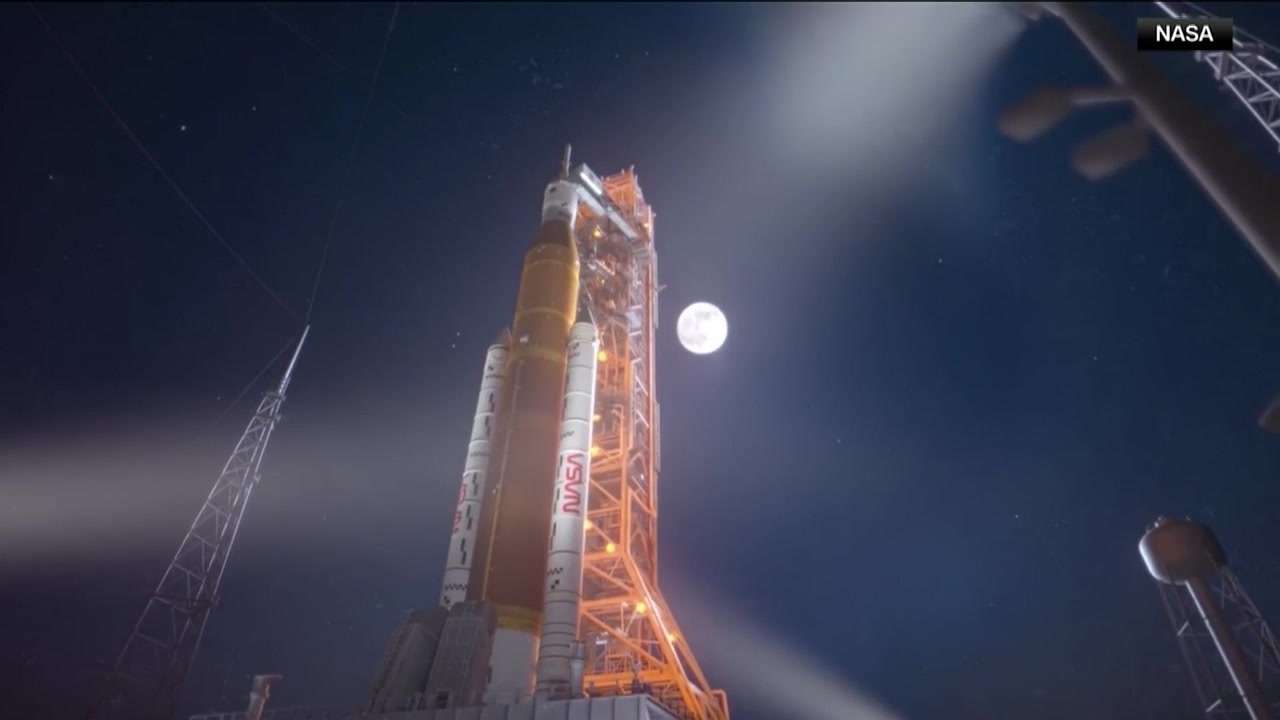 NASA hit by fuel leaks during a practice countdown of the moon rocket ...