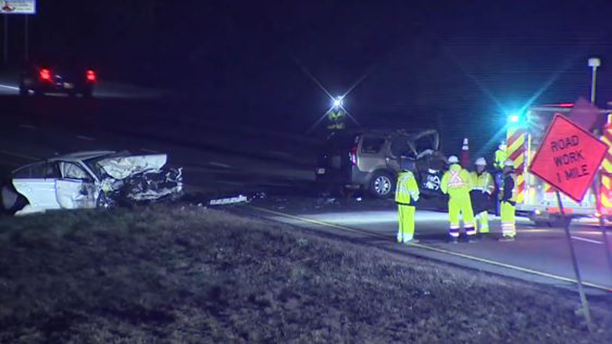 3 injured, 1 critically in fiery wrong-way crash on I-495 southbound in ...