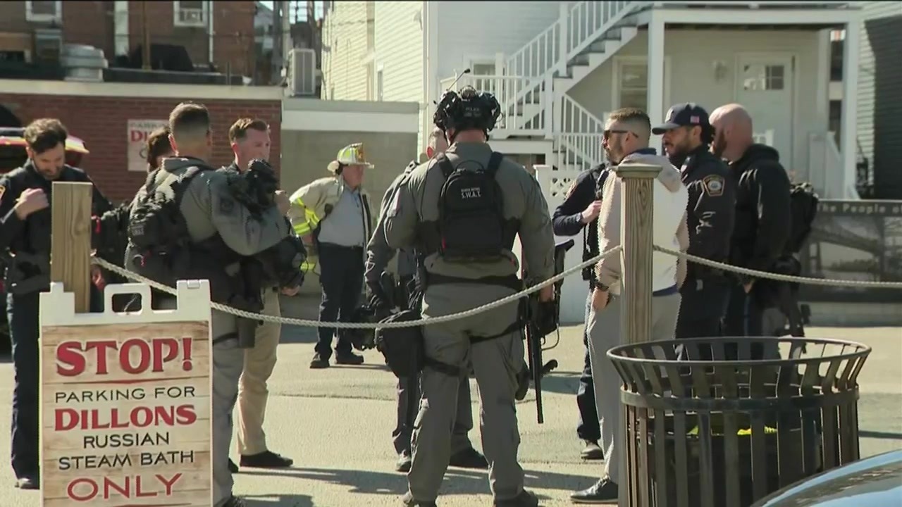 Man arrested after threatening bus with kids aboard in Chelsea - Boston ...