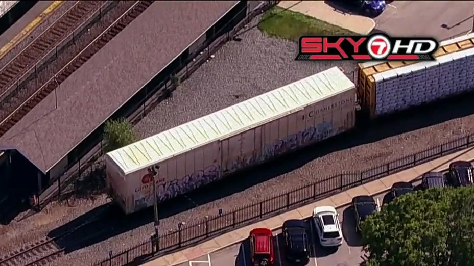 Freight train derails in Framingham causing commuter rail delays ...