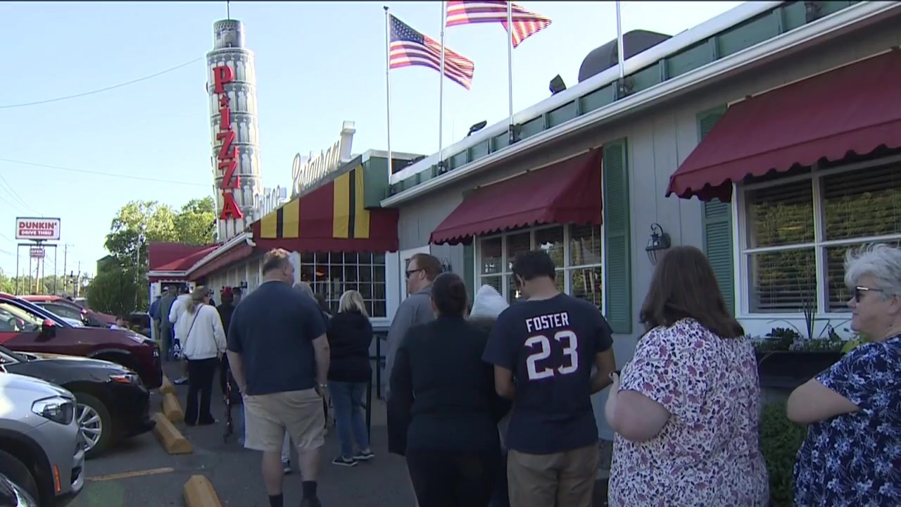 Beloved Saugus pizzeria sells dishes at original prices to celebrate ...