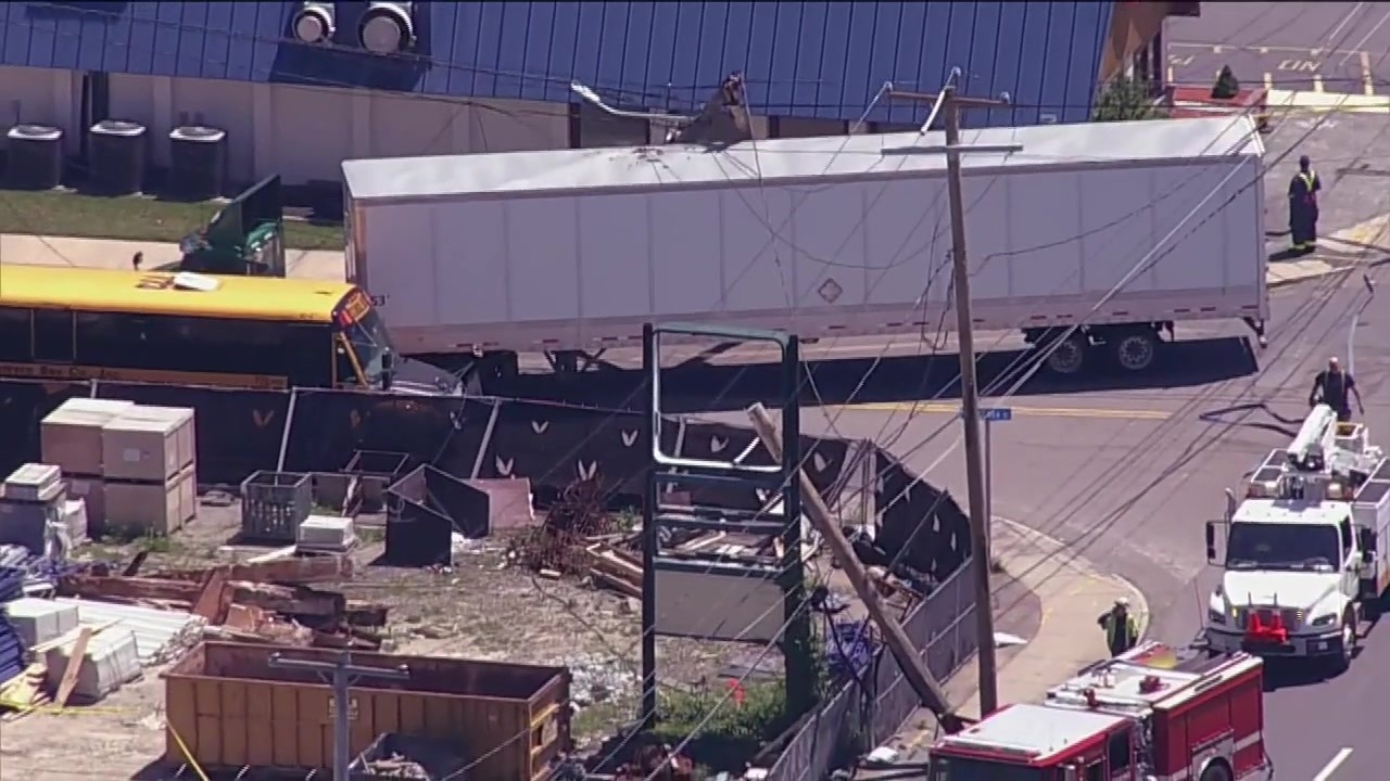 Tractor-trailer takes down utility poles, knocking out power in Revere ...